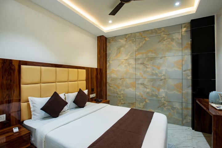 Brown Inn Luxury Hotel Near Us Consulate Bkc - Mumbai