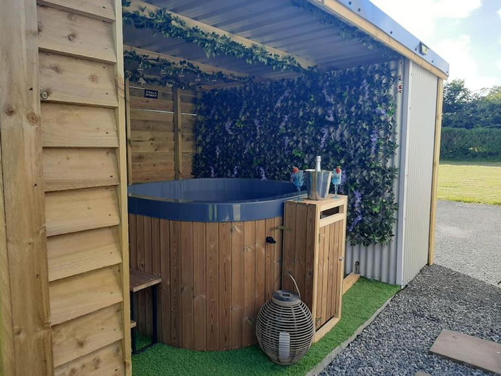 Anglesey New Modern Shepherds Hut With Spa Hot Tub - Gwynedd