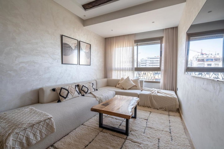 Central Cosy 2br 2 Baths, Balcony & Clear View - Casablanca