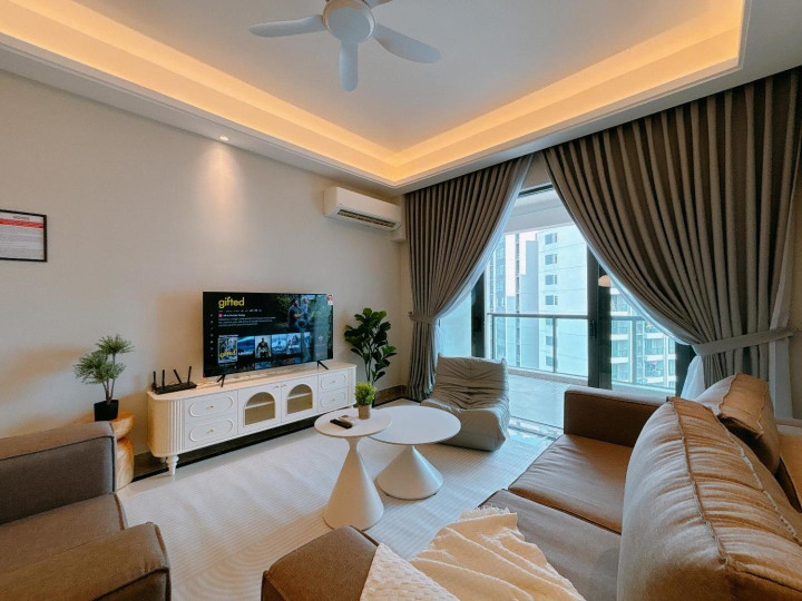 R&f Princess Cove Seine Region By Lions Bay - Sembawang
