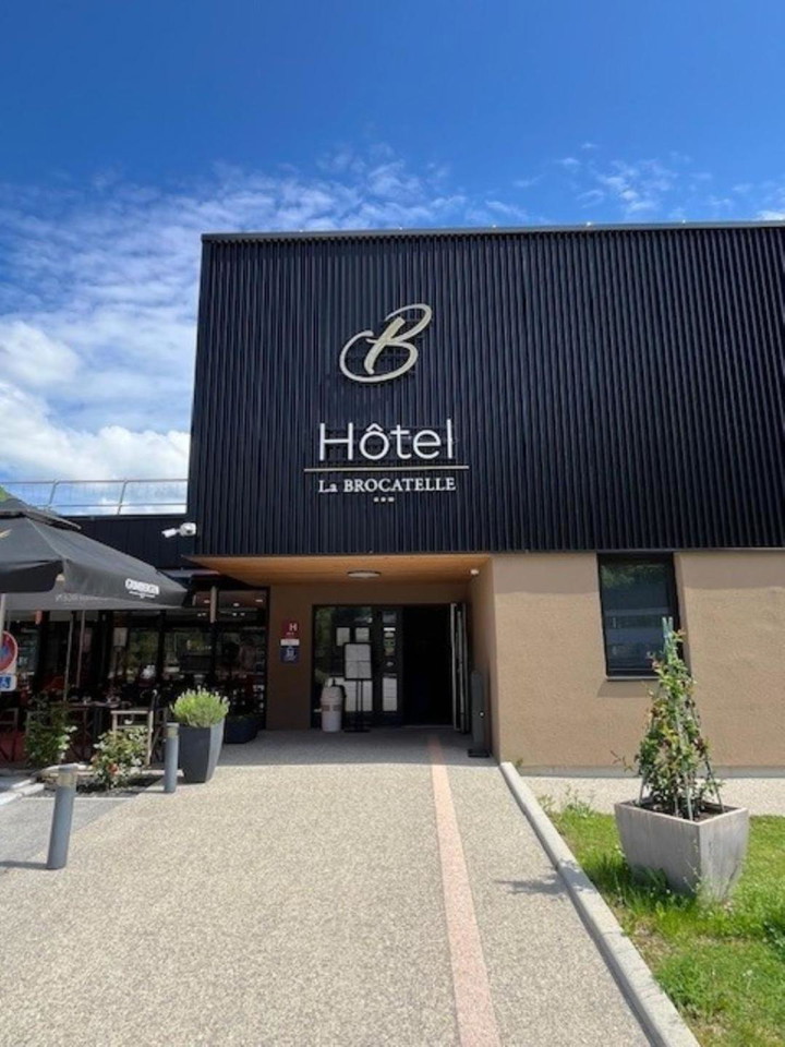 Hôtel Restaurant Akena Molinges - La Brocatelle - Oyonnax
