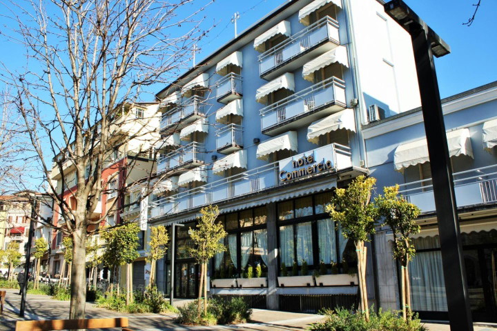 Hotel Commercio - サロー