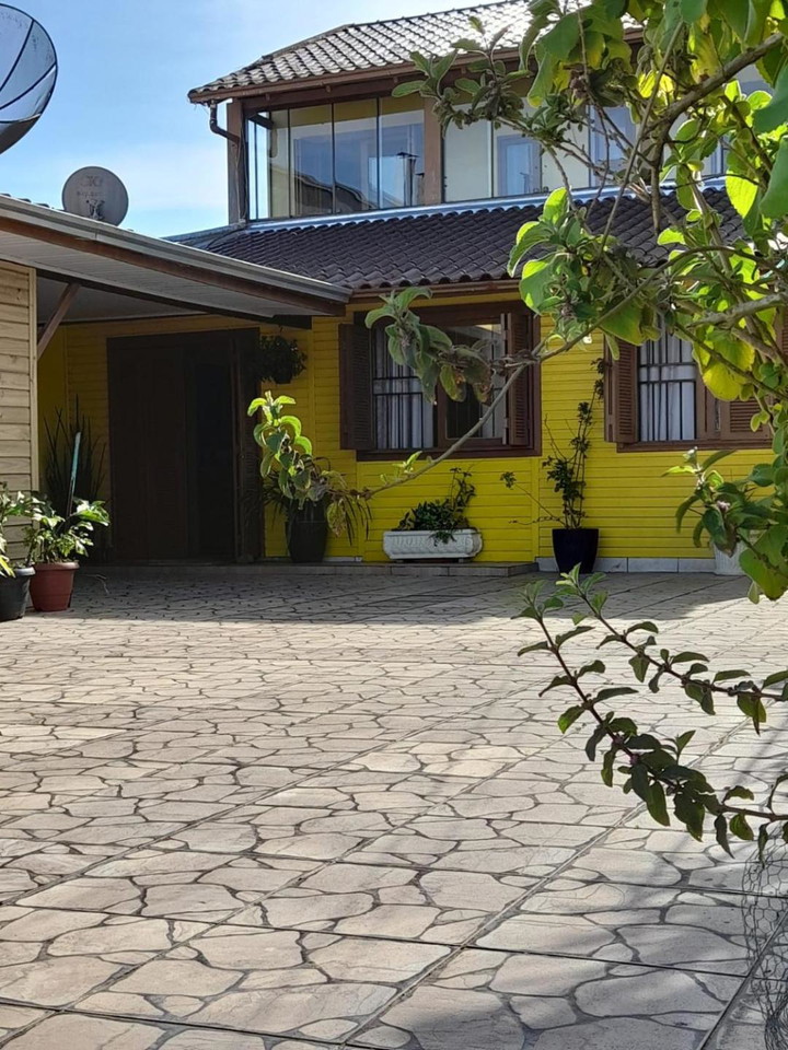 Casa Amarela - Torres, Brazil