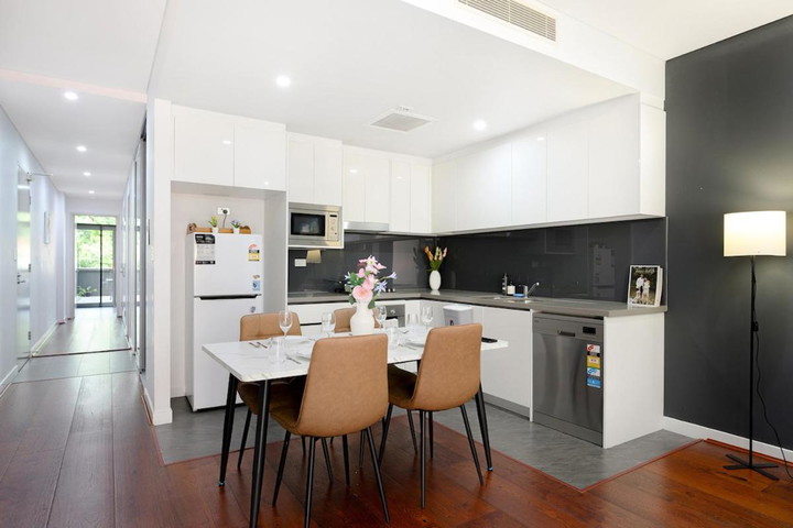 Ryde Warm 2br Stay With Pool Near Train Station - Ryde