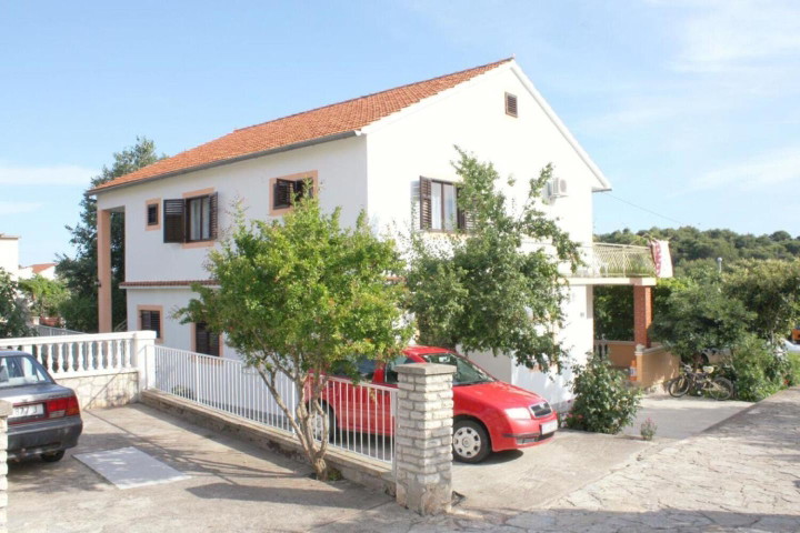 Apartments Slavica - Tisno