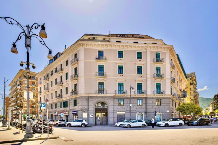 Mareluna Luxotel & Apartotel- Piazza Vittorio Veneto - Salerno