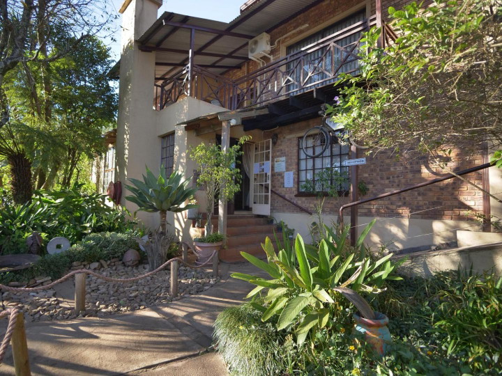 Autumn Breeze Manor Guest House - Graskop