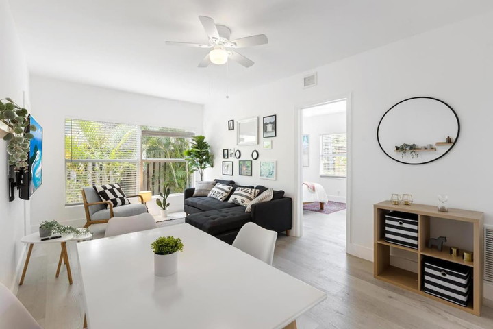 Charming 2 Bedroom Apartment In Victoria Park - Fort Lauderdale