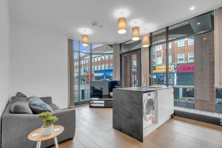 New Modern Apartment Near Heathrow Airport - Buckinghamshire
