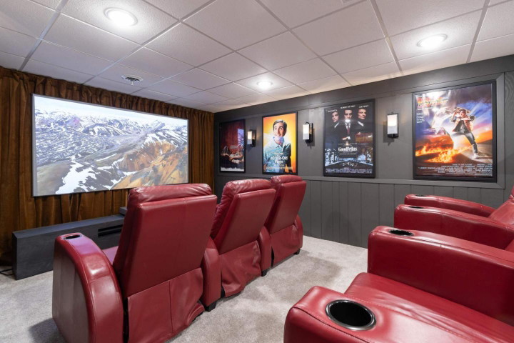Luxury Designer Home Theatre Games & Bbq Grill - Omaha, NE