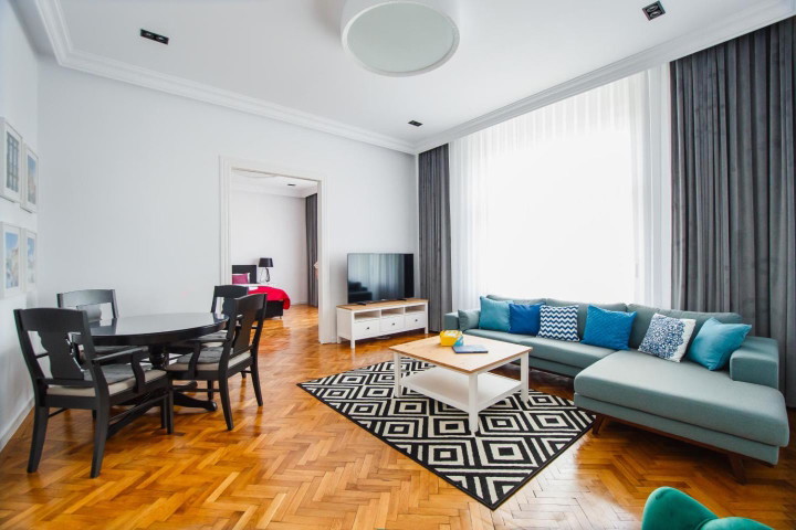Spacious Riverviews Apartment Near Piata Unirii - Oradea