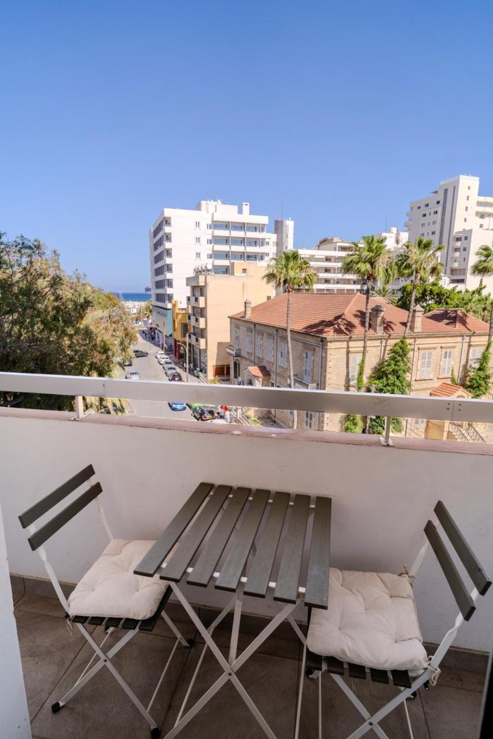 Finikoudes 3 Bedroom Seaview Flat - Larnaca