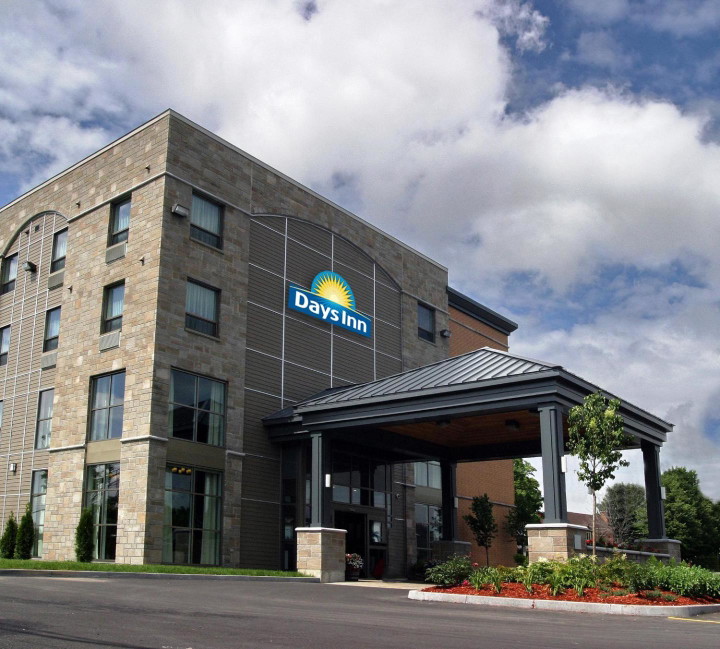 Days Inn By Wyndham Levis - Levis