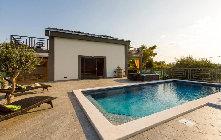 Luxury Villa Stocia Split With Swimming Pool, Sauna And Jacuzzi In A Peaceful Location In Split - Split