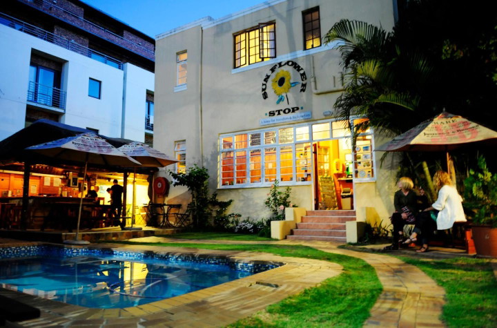 A Sunflower Stop Backpackers - Camps Bay