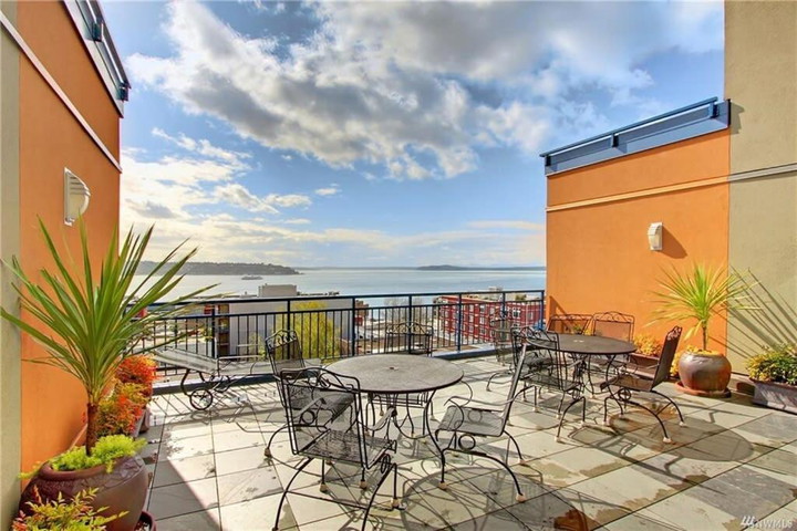 Dt Designer's 2br Condo Parking Tub Pool - 99 Walk Score - Seattle, WA