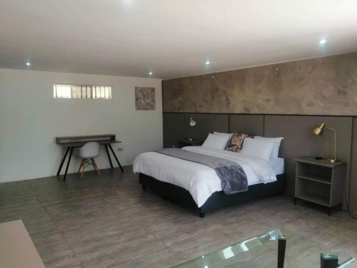 Room 1 Of 8 Cozy Suites At The Hilltop Guesthouse - Harare