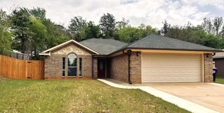 Mendoza Villa - Longview Tx - Longview, TX