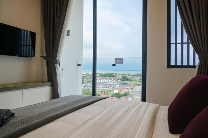Pd D'wharf High Floor Studio With Private Entrance And Seaview Balcony - Port Dickson