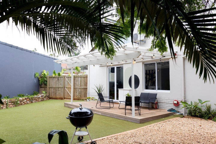 Peaceful Modern Home With Private Garden In Durban North - Durban