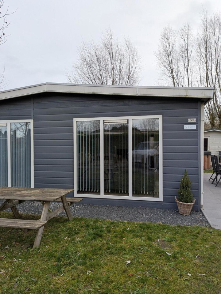 Bright Holiday Home With Hot Tub Near Breda - Hoogstraten