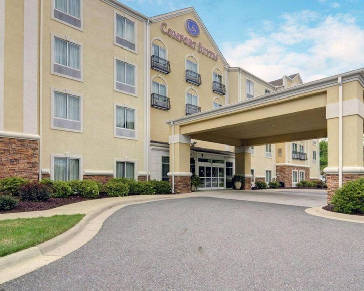Comfort Suites Near Hot Springs Park - Hot Springs, AR