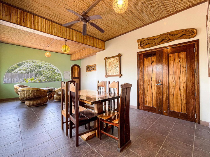 4 Bedroom Property In The Heart Of Coron - Coron