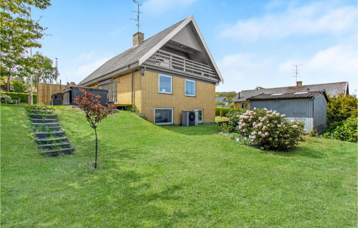5 Bedroom Lovely Home In Allinge - Denmark