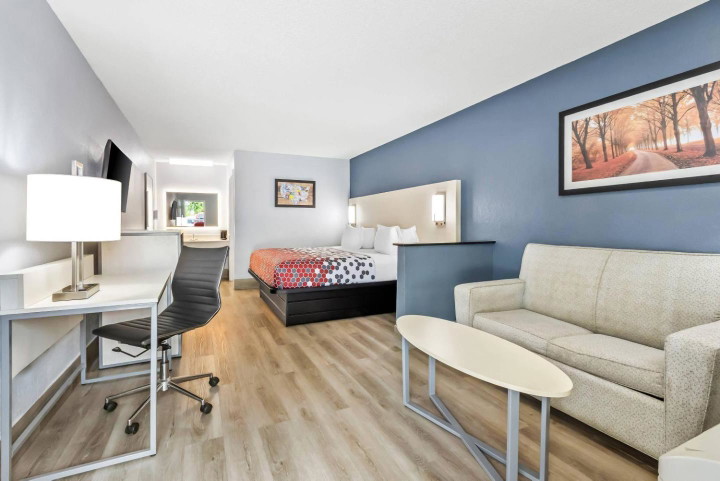 Econo Lodge Inn & Suites Cayce I-26 Airport - Columbia, SC