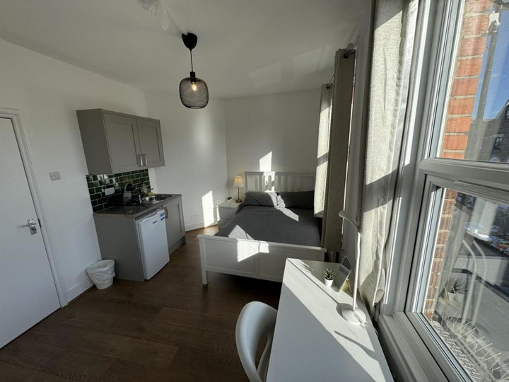 Private Room With Private Bathroom Room 2 - Stratford