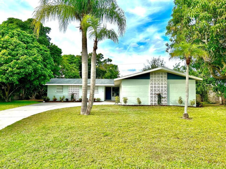 Sunshine Haven: Relax And Unwind - Lakewood Ranch, FL