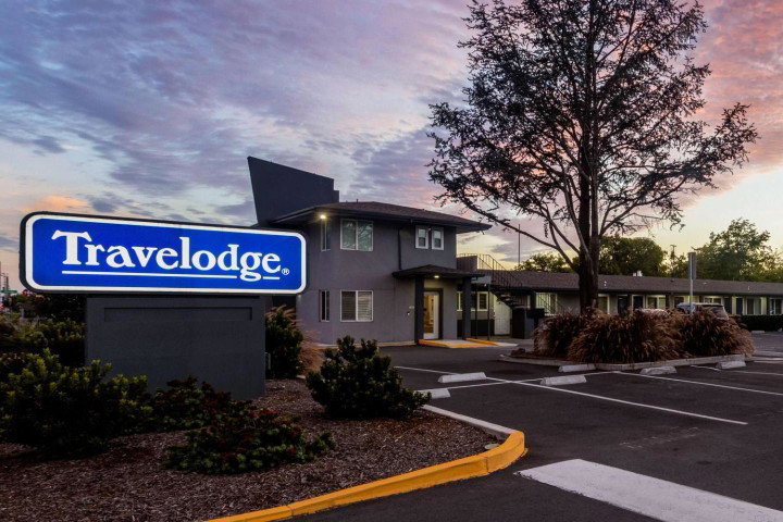 Travelodge By Wyndham Santa Rosa Wine Country - Santa Rosa, CA