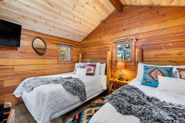 Red Rock Cabin- Black Hills Retreat - Mount Rushmore, SD