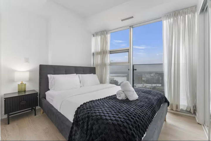 Spacious Downtown 3br Walk To Union Station - Toronto