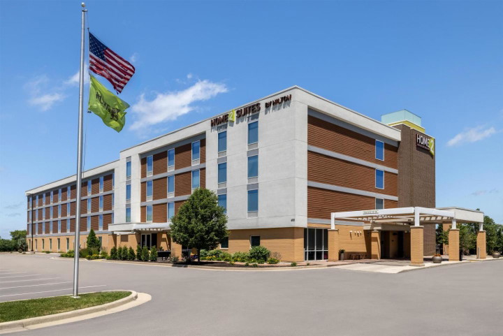 Home2 Suites By Hilton Milwaukee Brookfield - Wauwatosa, WI