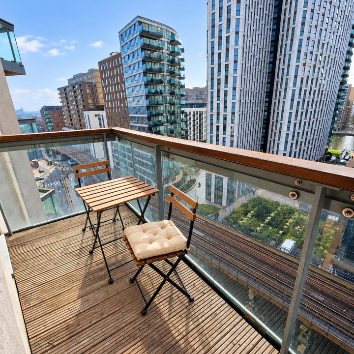 Canary Wharf Executive Apartments - Bromley