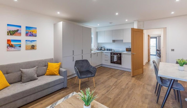 Central 2 Bed 2 Bath Apartment Near Brighton College, Beach, Hospital - Long Stay Offers - Brighton