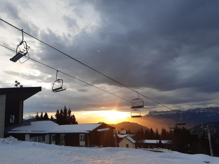 Ski-to-door Apartment Au Collet D'allevard - Francia