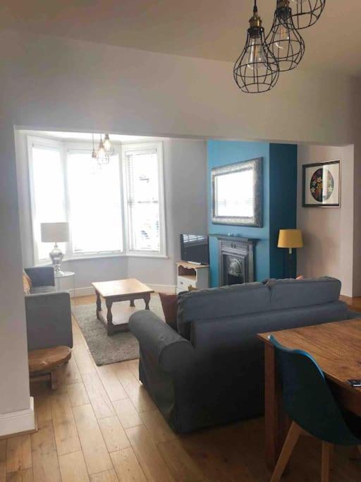 Gloucester Rd 2 Mins Away - Fab, New, Trendy House - Bristol