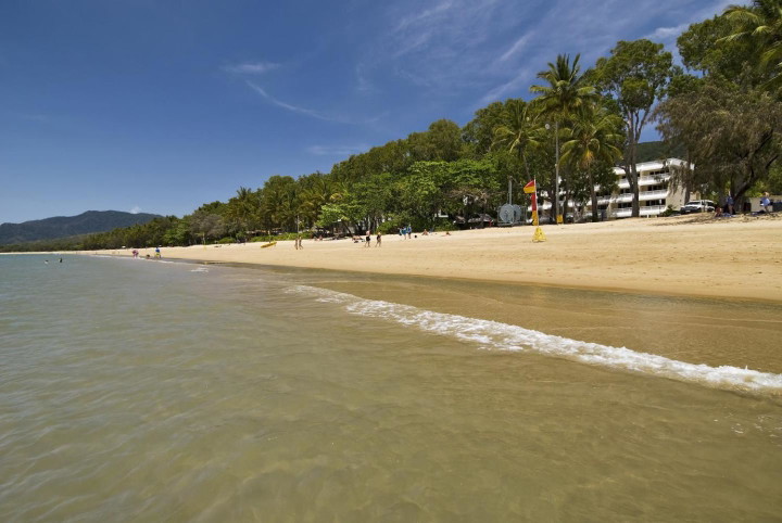 On Palm Cove Beachfront Apartments - Cairns