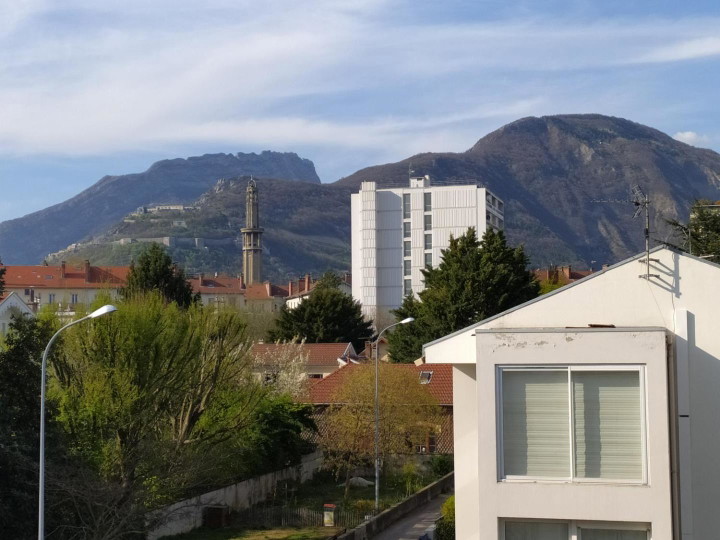 Chambre Individuelle Très Confortable Avec Verrou - Grenoble