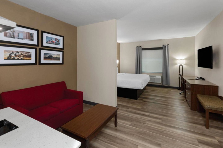Hawthorn Extended Stay By Wyndham College Station South - College Station, TX