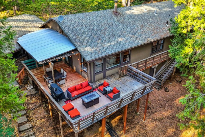 Scenic Forest Cabin With Deck L Best Value For Weekly & Monthly Stays - Pollock Pines, CA