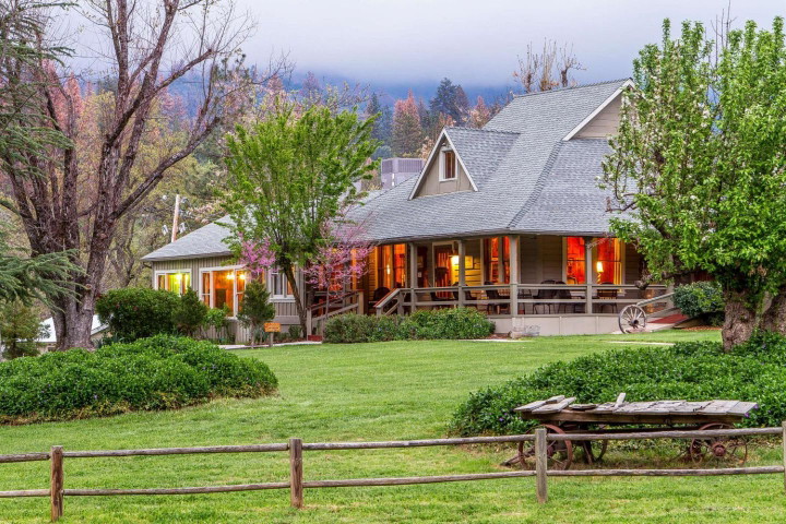 Sierra Sky Ranch - Yosemite