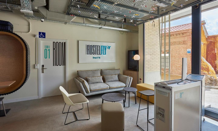 Hostelfly Madrid Airport - Velilla de San Antonio