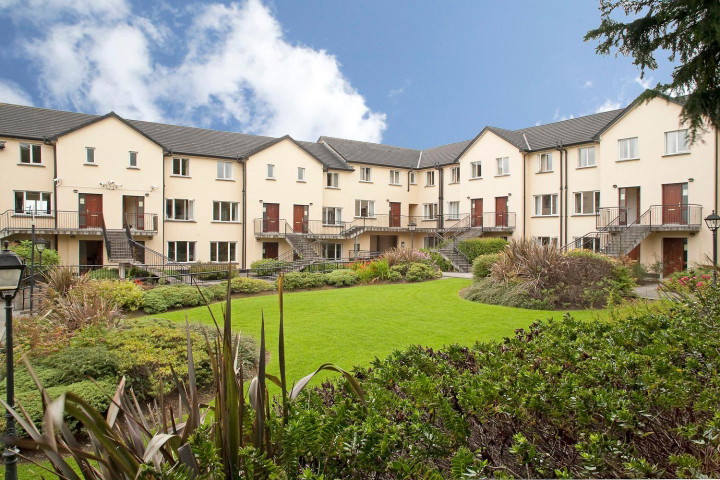 Menlo Park Apartments - Ireland