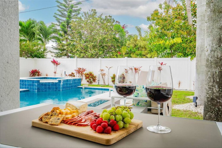 Less Than Two Hours To World Cup Games, Pool, Hot Tub - Bonita Springs, FL