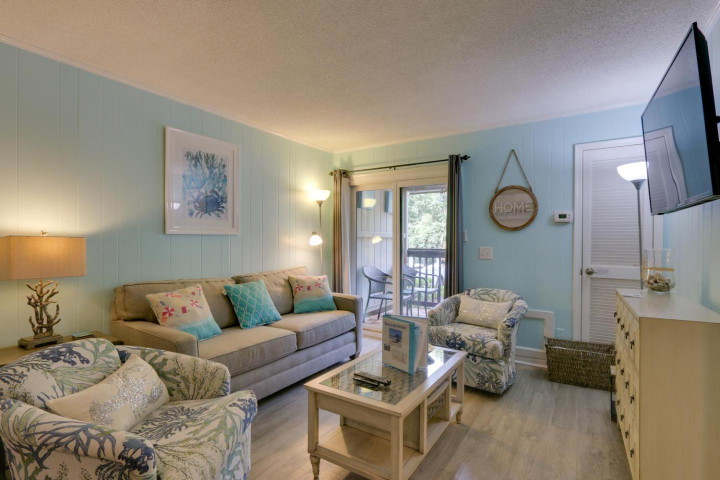 Steps To Beach, Coligny Plaza: Hilton Head Condo! - South Carolina