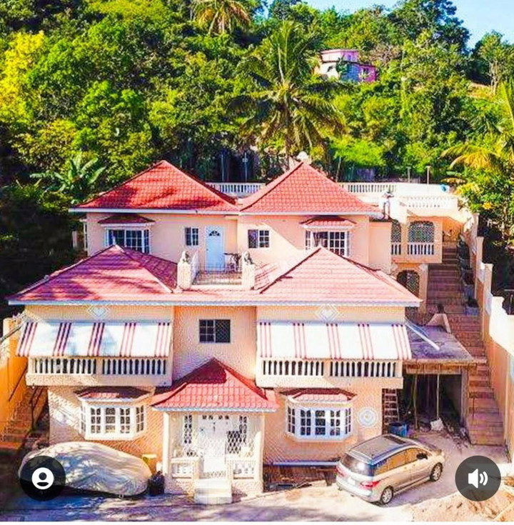 Lion’s View Bed & Breakfast - Jamaica