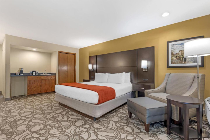 Best Western Plus Plaza By The Green - Des Moines, WA